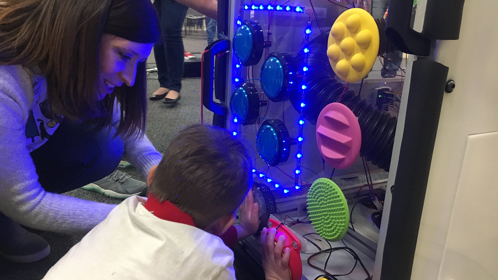UA Engineering Seniors Build Interactive Cube for RISE - University of ...