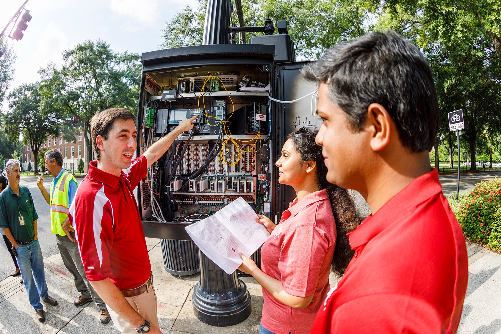 Red Light. Green Light. - University of Alabama News