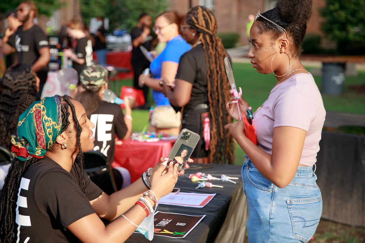 Feeling Homesick is Normal: 10 Tips on Adjusting to College ...