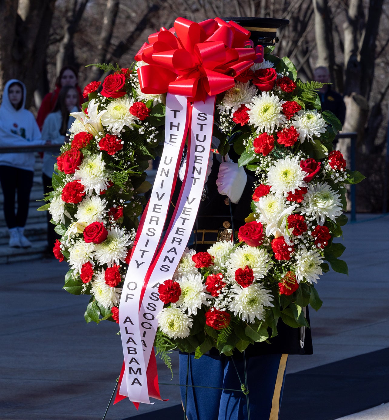 UA Student Veterans Lay Wreath at Tomb of Unknown Soldier