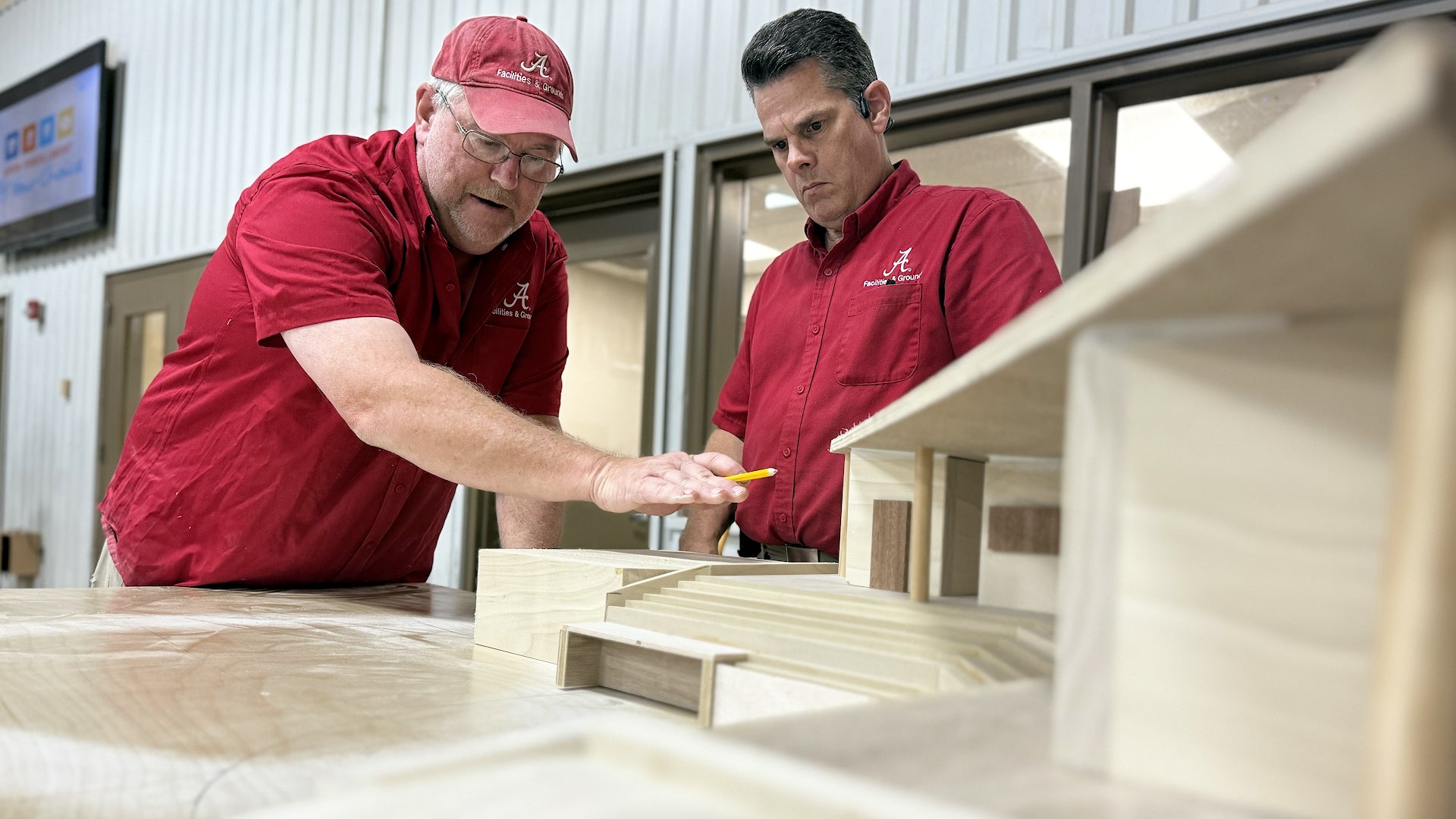 Bama Dining Decking the Gingerbread Halls - University of Alabama News
